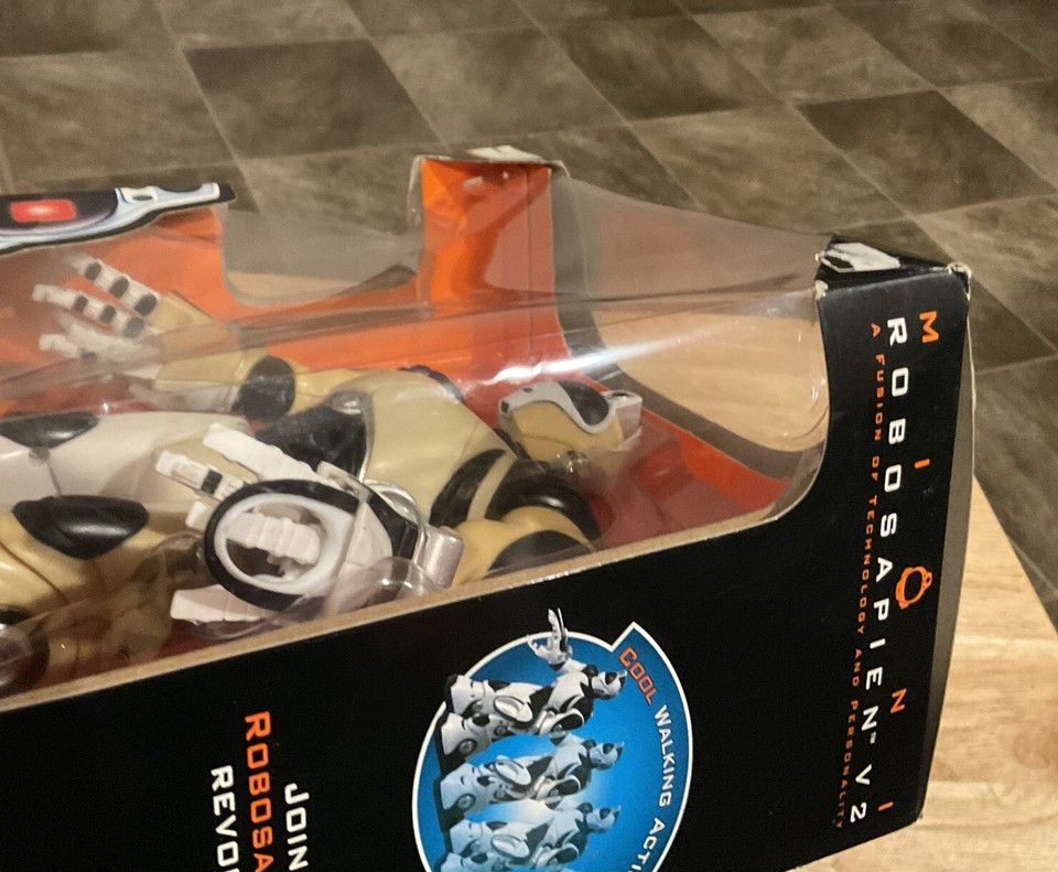 Robosapien V2 Mini Electronic 9" Robot Figure 2005 WowWee NEW In Sealed ...