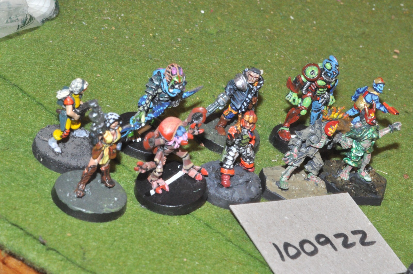 28mm sci fi / aliens - 10 figs - (100922) | eBay UK