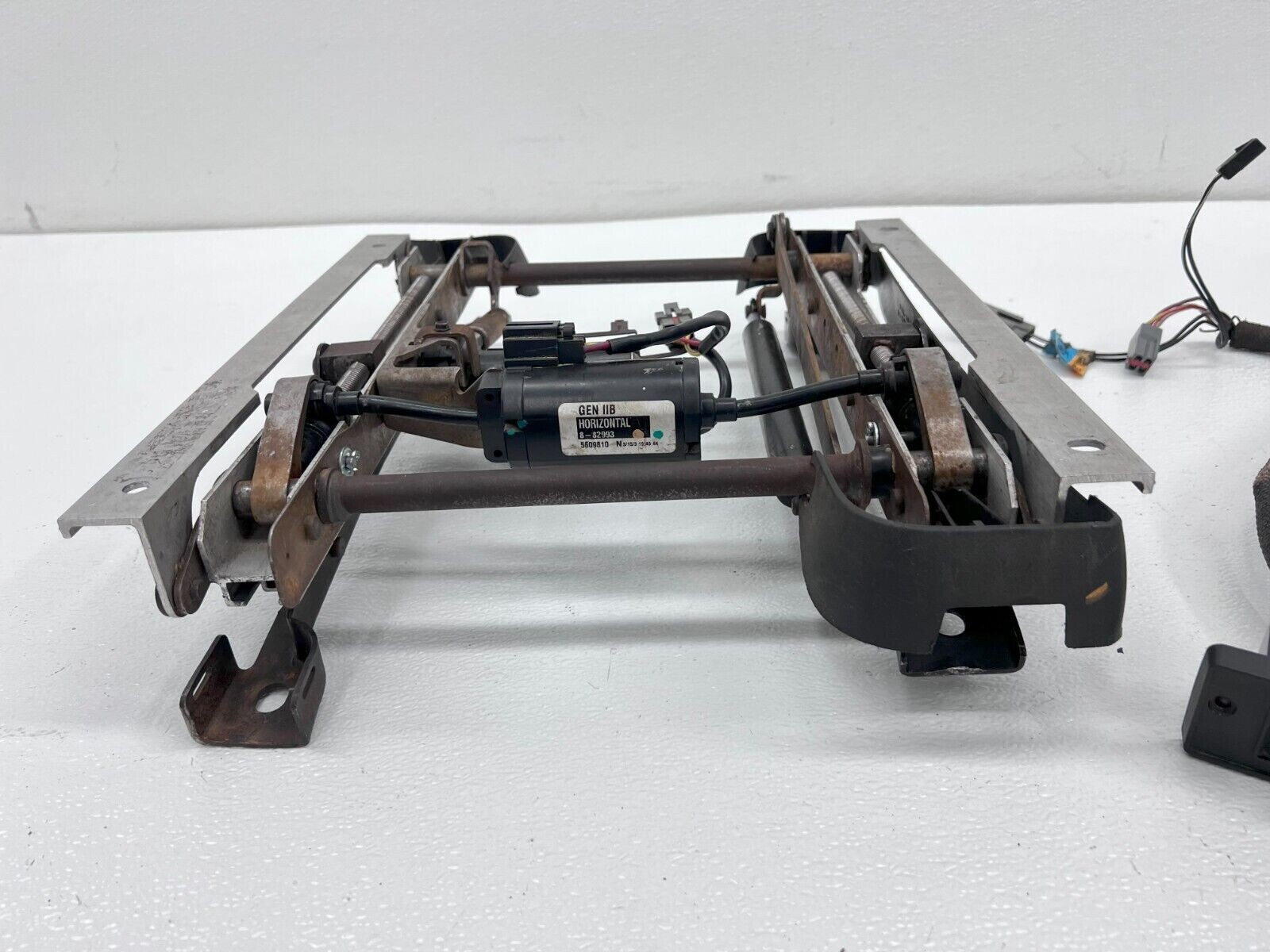 1992-1998 Ford Mustang Rebuilt OEM Power Seat Track Driver LH | Genuine ...