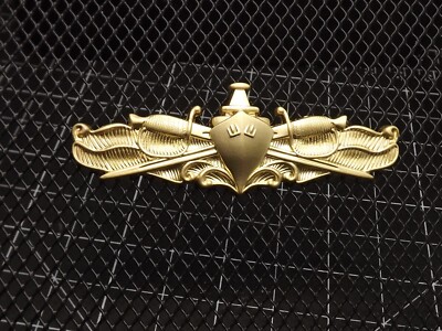 "SURF WARFARE-GOLD TONE" U.S. NAVY NEW Lapel Pin Enamel GUARANTEED FOR ...