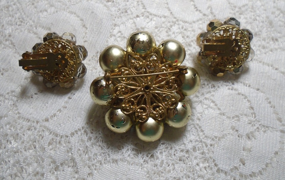VINTAGE LUCITE & GLASS BEADED FLOWER PIN & CLIP ON EARRINGS SET/LOT | eBay