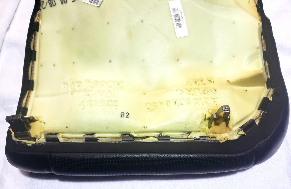 06-11 Mercedes W219 CLS550 Rear Right Side (Psngr) Bottom Seat Cushion ...