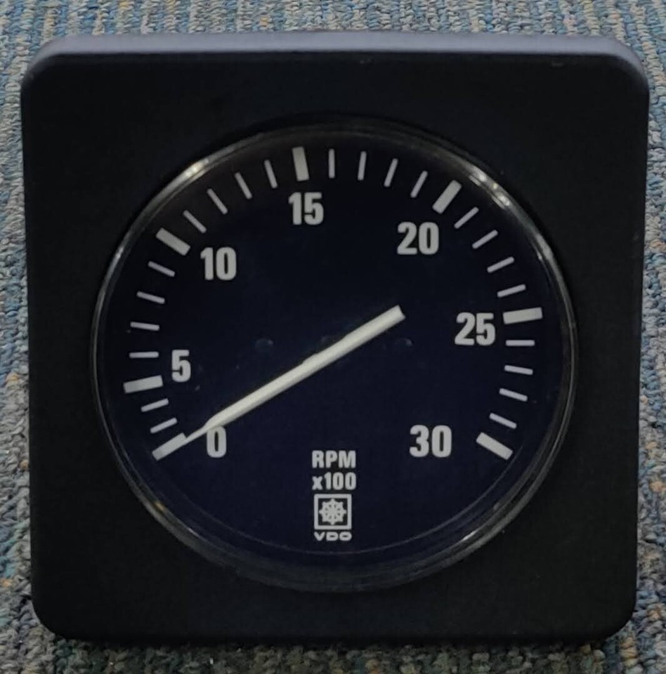 VDO RPM DIESEL TACHOMETER, 2 PRESSURE GAUGE AND 2 TEMPERATURE GAUGE 41C ...