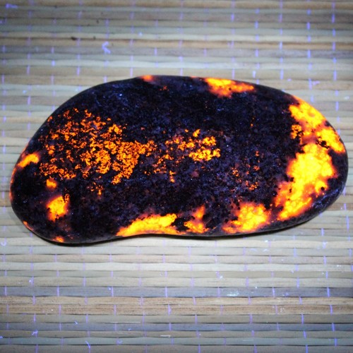 RARE Flat Yooperlite Rock from Lake Superior Fluorescent Sodalite Glow ...