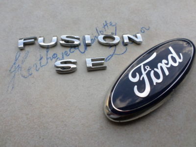 08-12 Ford Fusion Se Logo 9E53-402A16-AA Emblem 6E5Z-5442528-A ...