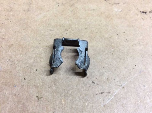 FUEL INJECTOR RETAINER CLIP FITS 94 95 96 97 MERCEDES BENZ C280 E320 ...