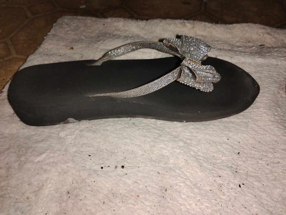 Stinky smelly flip-flops with bow on top | eBay