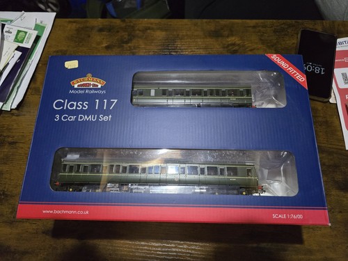 BACHMANN 35-500SF CLASS 117 3 CAR - DMU BR GREEN SPEED WHISKERS DCC ...