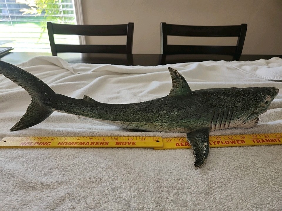 GREAT WHITE SHARK TOY 22" LONG 2.7 POUNDS MAN EATER VINYL RUBBER ...