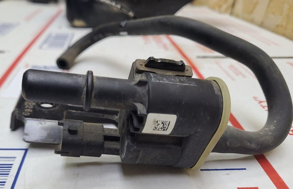 OEM 2013-2018 RAM VAPOR CANISTER PURGE CONTROL VALVE W HOSE & BRACKET ...