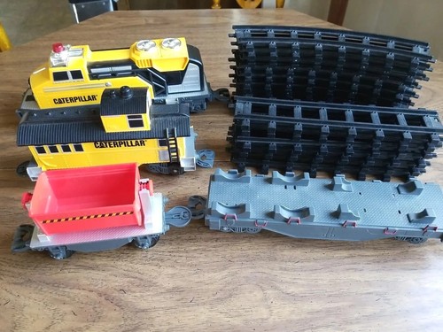CAT Caterpillar Construction Express Toy Train Set Battery Powered ...