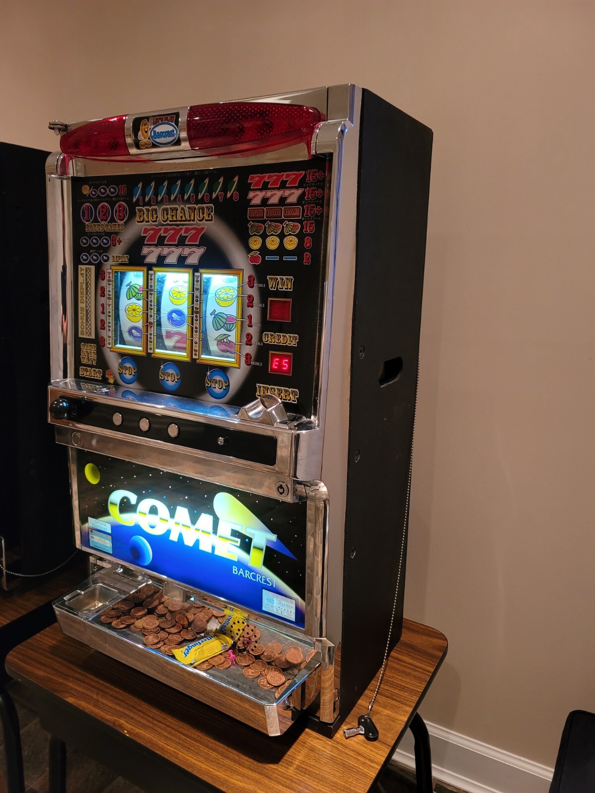 Vintage Slot Machine Comet with Tokens and key | eBay