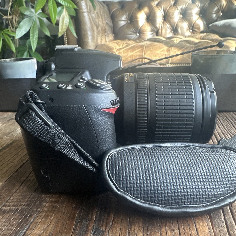 Nikon D D90 12.3MP Digital SLR Camera - Black (Kit w/ VR 18-105 mm Lens ...