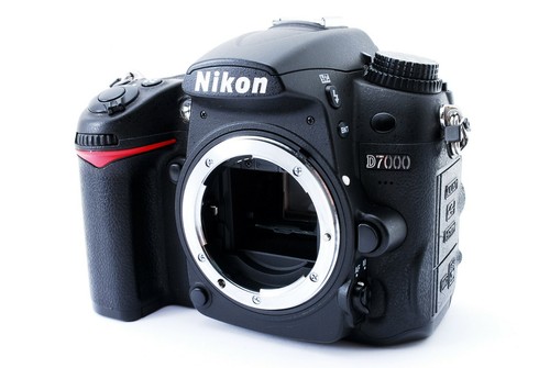 [Mint] Nikon D7000 16.2 MP Digital SLR Camera Body Black Low Shutter ...