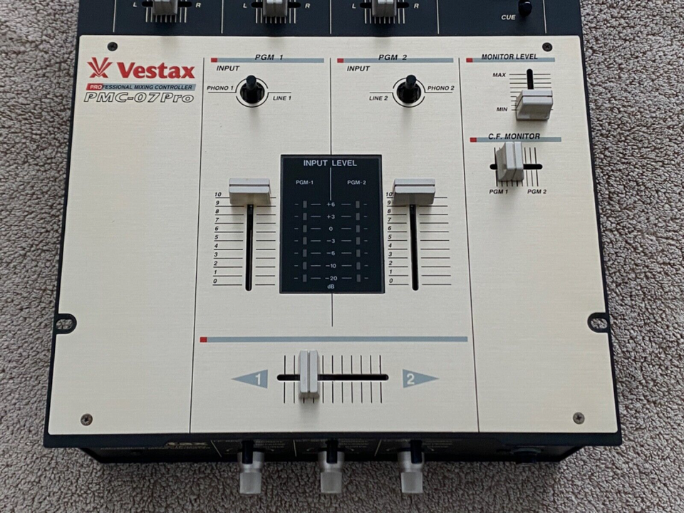 VESTAX 07 PRO DJ MIXER "FIRST PRESS" W/SLIDE FADERS NM 100% ORIG BOX ...