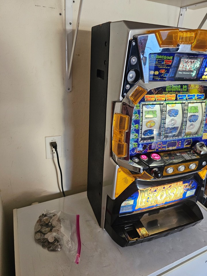 Fever Ghost Pachislo Slot Machine w/ Tokens - TESTED, FULLY FUNCTIONAL ...