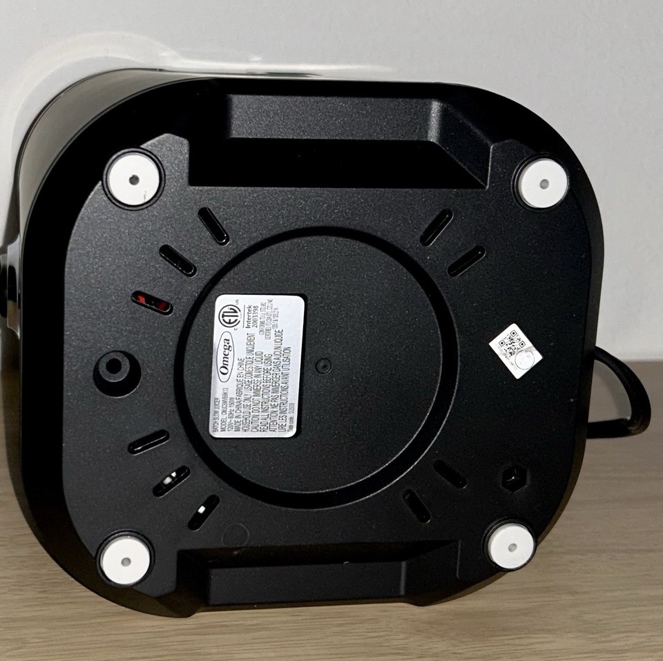 Omega Cold Press Masticating Juicer OMJCSMVBBK13 - New Open Box 150W | eBay