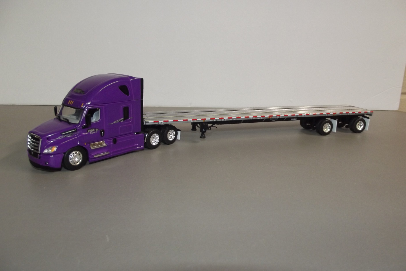 DCP--PRIME INC. FREIGHTLINER / 53ft. FLATBED NIB | eBay