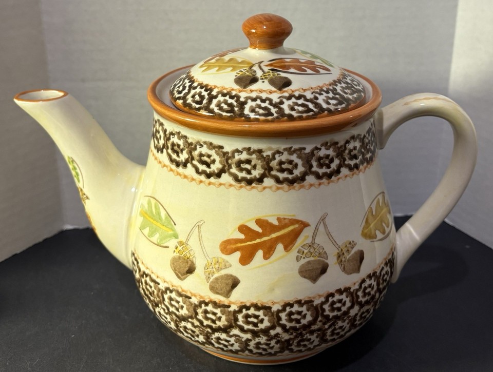 TEMP-TATIONS HARVEST CERAMIC TEA POT~OLD WORLD~LEAVES AND ACORNS ...
