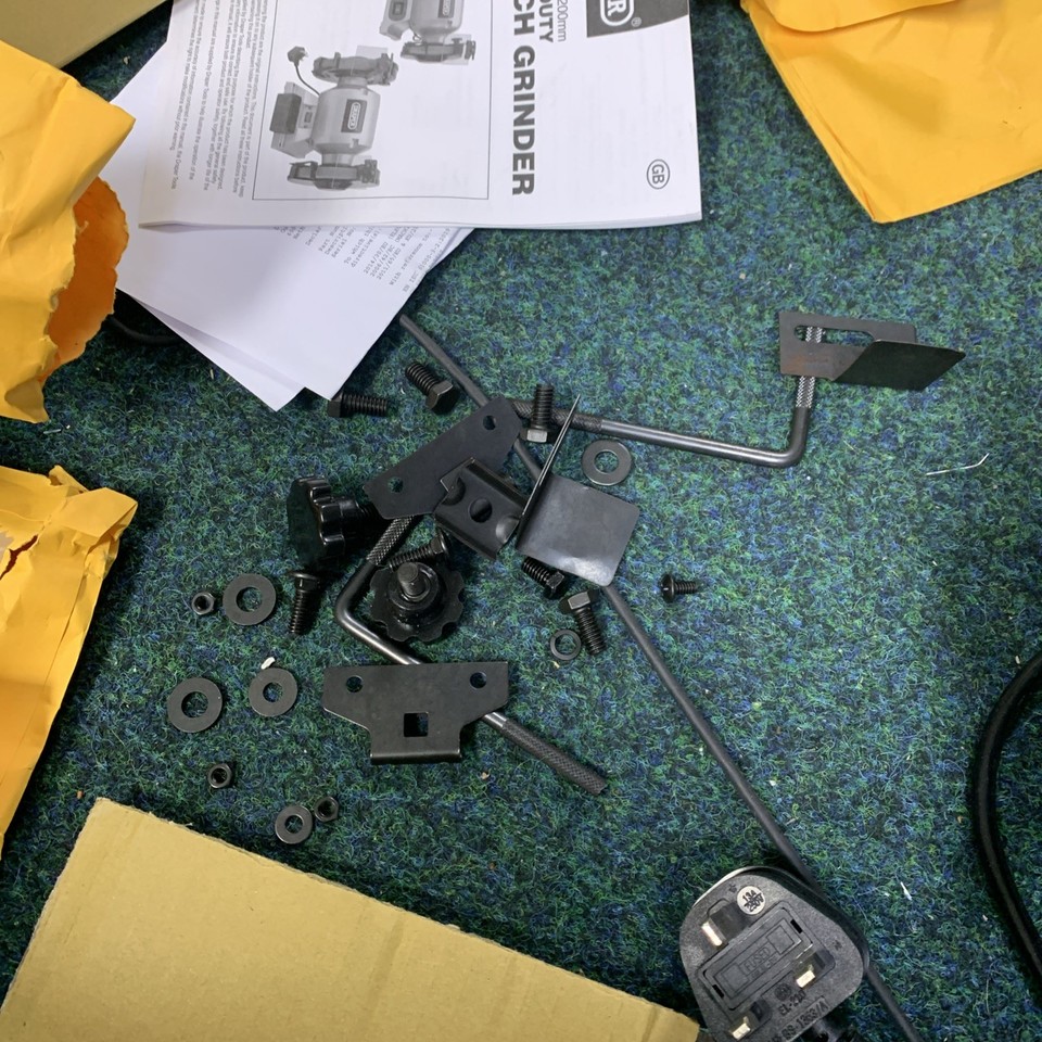 Draper 1x 230V 150mm Heavy Duty Bench Grinder Professional 29620 *NOT ...