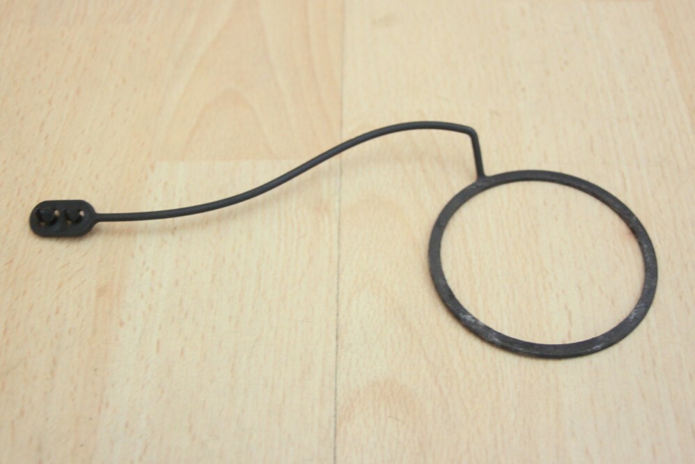 FUEL CAP RETAINING STRAP (DOUBLE PLUG END) - Jaguar X-Type S-Type XF XK ...