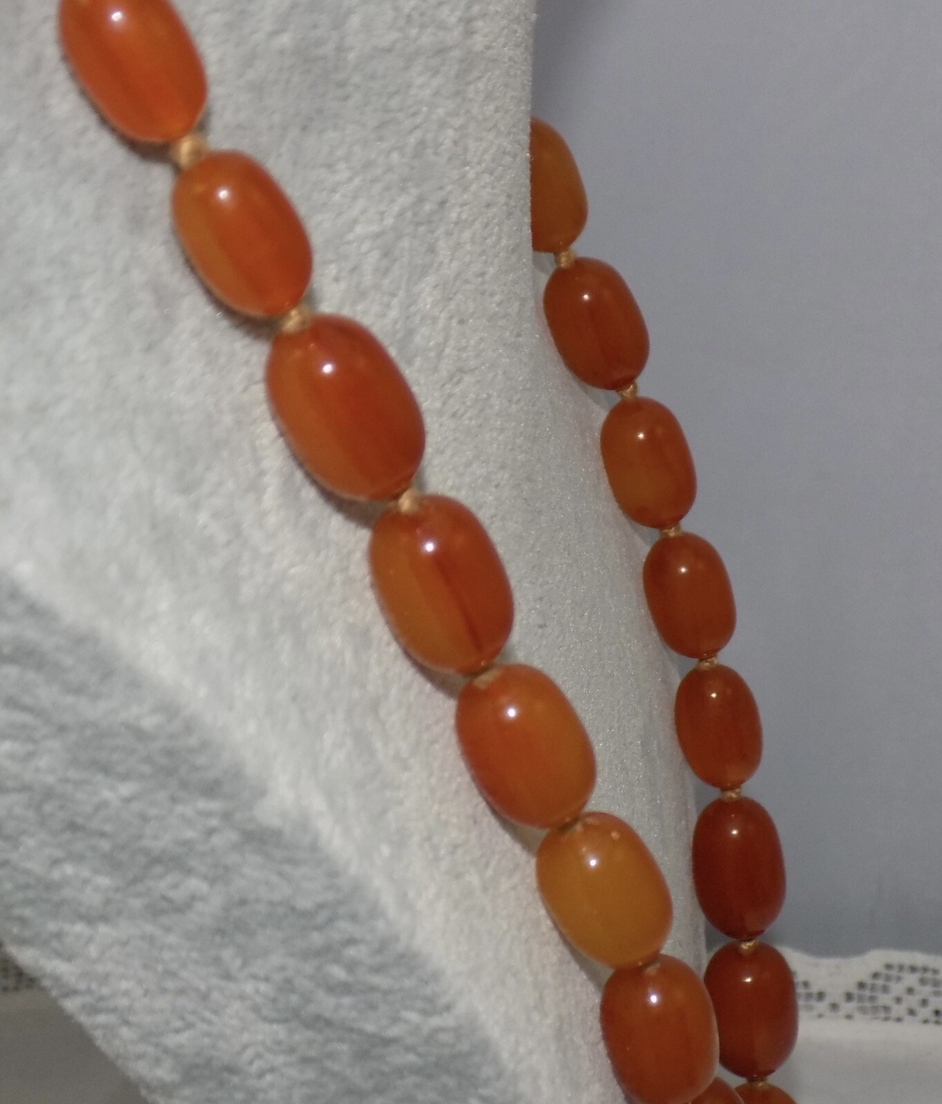 1920's Amber Bakelite Butterscotch Graduated Barrel B… - Gem