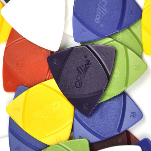 100 pcs/lot Alice Triangle ABS Guitar Picks 3 Gauges in 1 Thin Medium ...