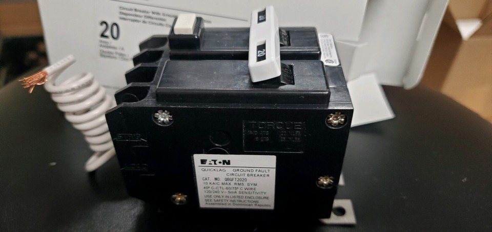 NEW IN BOX EATON CAT. QBGFT2020 20A, 2P, BOLT-ON GFI CIRCUIT BREAKER | eBay