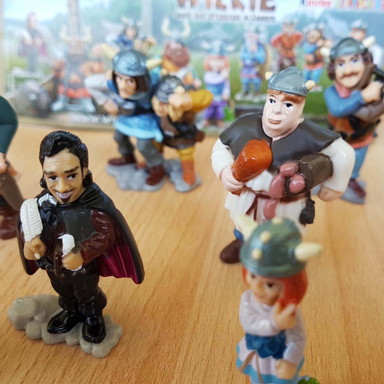 TOP KINDER SURPRISE SET - Vicky the Viking - BEAUTIFUL HANDPAINTED ...