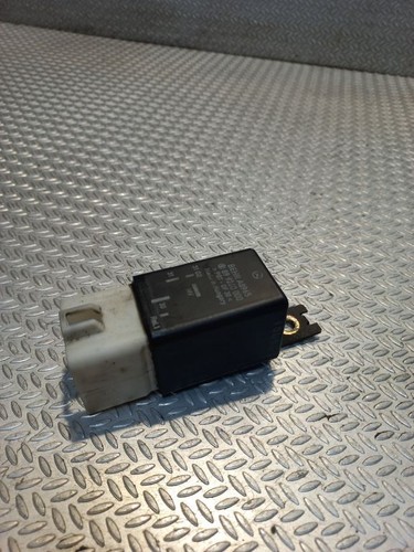 Mercedes-Benz Vito Viano W639 2004 Glow plug pre heat relay 899260000 ...