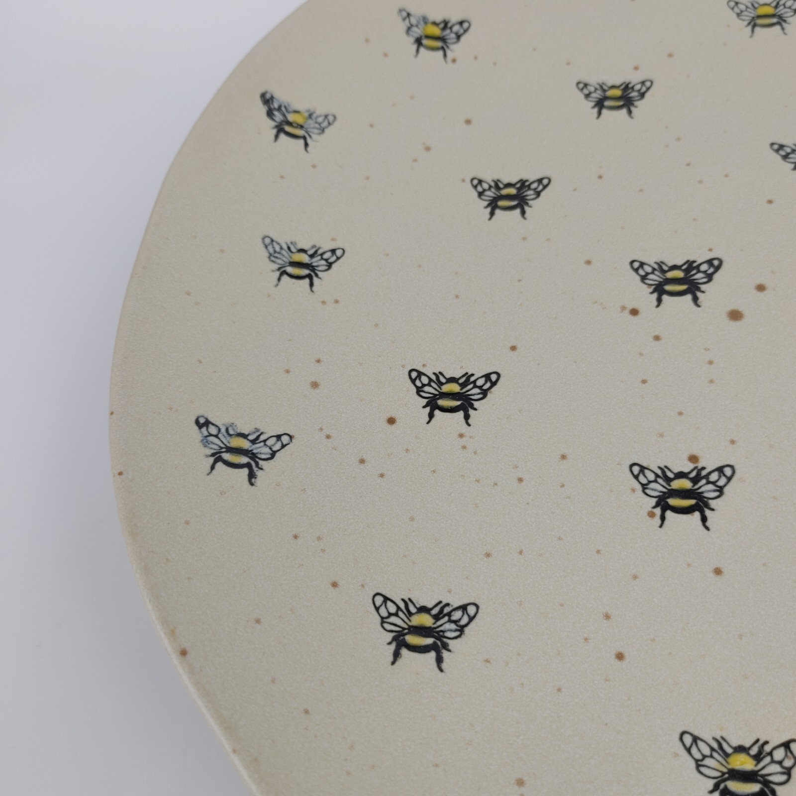 4 Spectrum Designz Barney Bee Repeat Dinner Plates Farmhouse Country ...