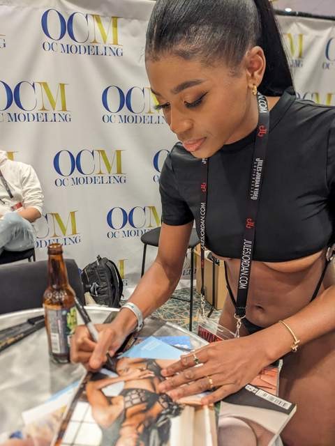 Nicole Kitt signed model B 8x10 Photo -PROOF- -CERTIFICATE- (A0030) | eBay