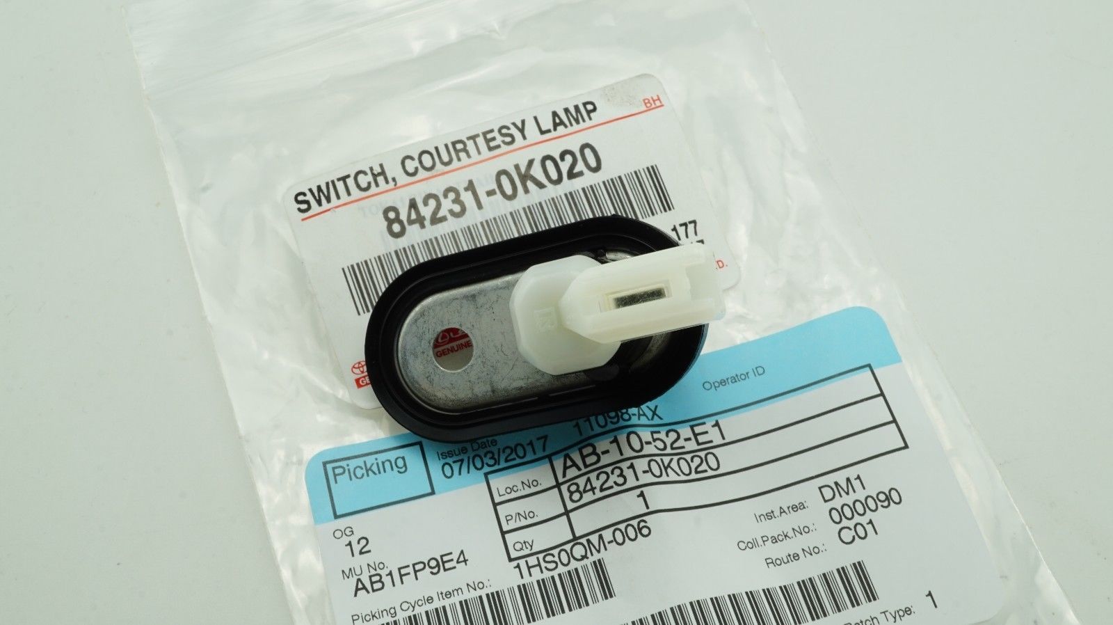 SWITCH DOOR COURTESY LAMP 84231-0K020 TOYOTA HILUX FORTUNER 2004-2014 ...