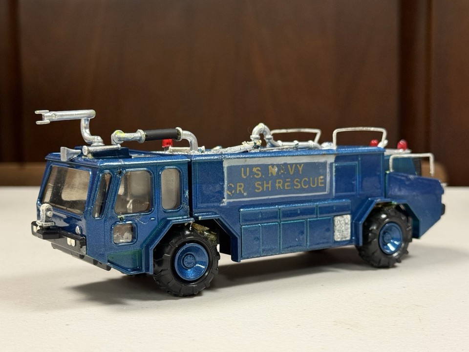 US NAVY Blue Conrad, E-One Titan III Airport Crash / Fire Truck, 1:50 ...