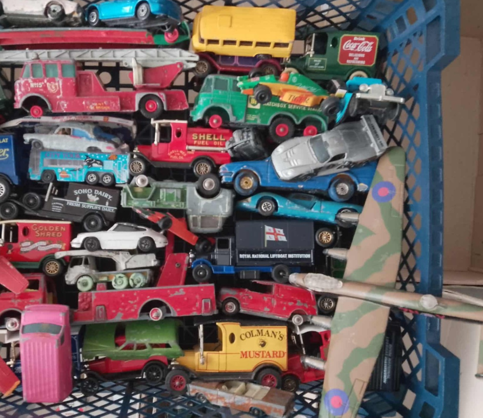 ORIGINAL VINTAGE DIECAST TOY JOB LOT MATCHBOX CORGI JUNIORS etc CARS ...