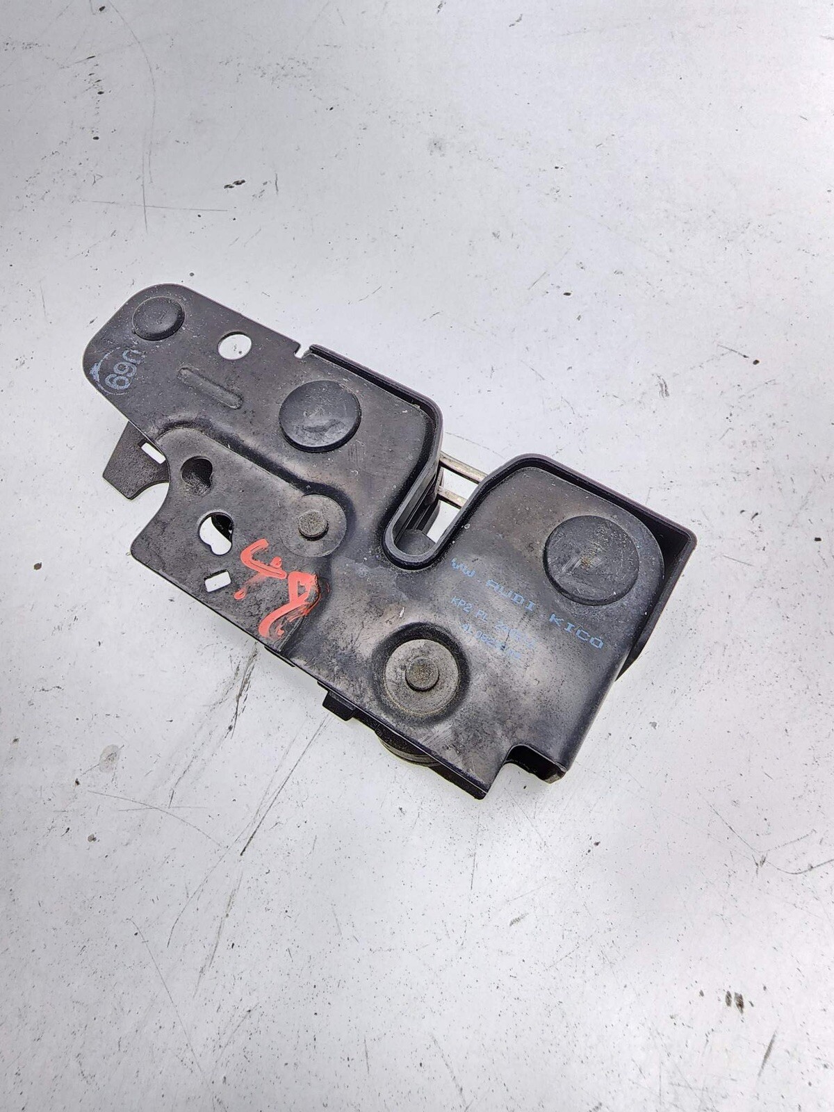 2007 2008 2009 2010 2011 2012-2015 AUDI Q7 - Lower HOOD Latch / LOCK ...