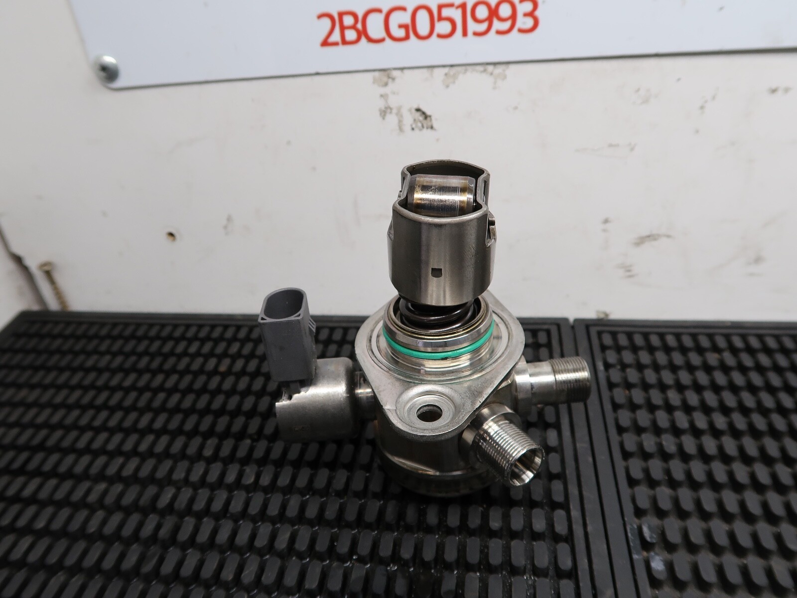 11-18 MERCEDES CL550 GL450 E550 GENUINE HIGH PRESSURE FUEL PUMP OEM ...