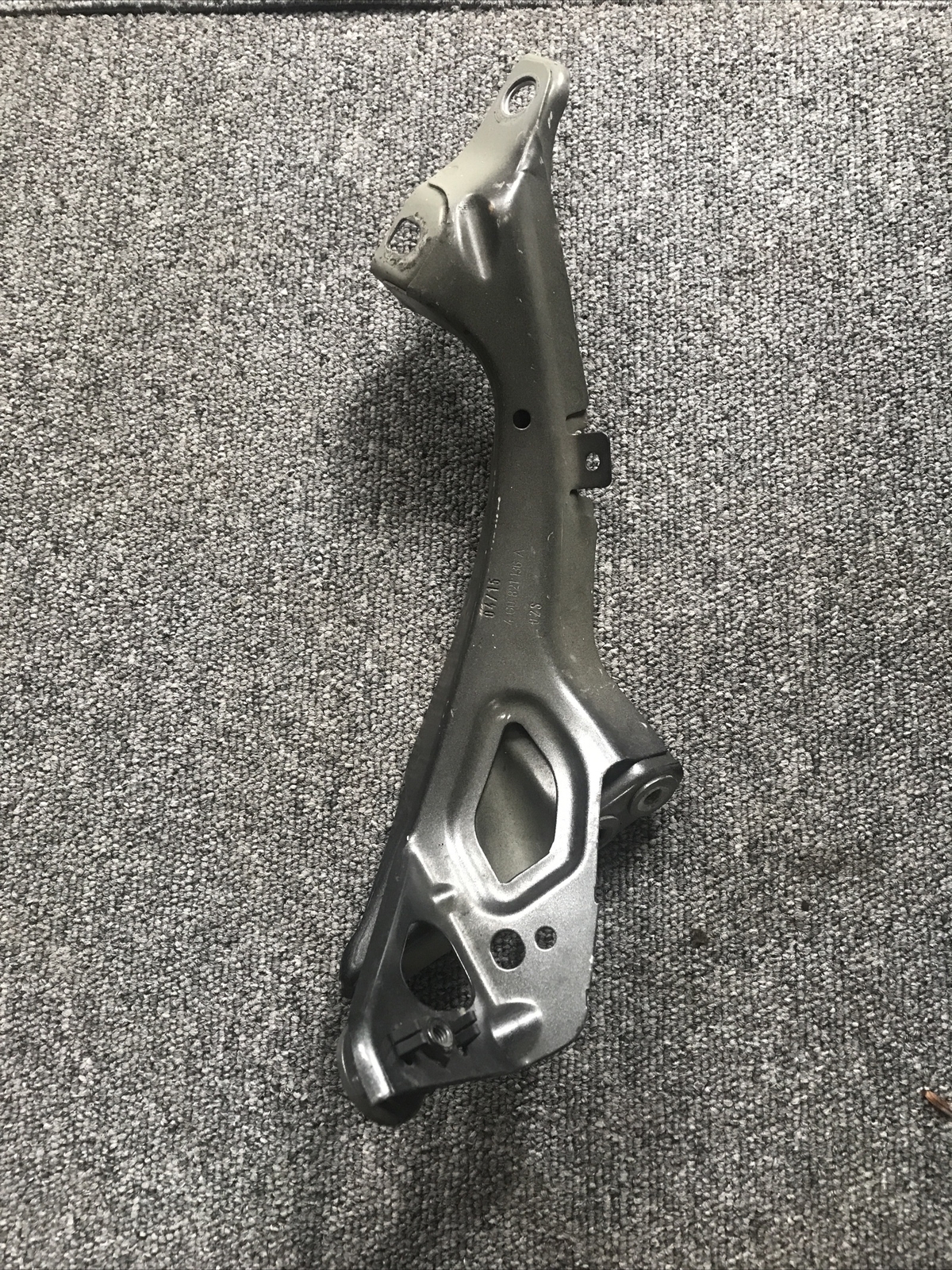 Audi A6 Driver Side Front Support Wing Mounting Bracket 4G0821136A for ...