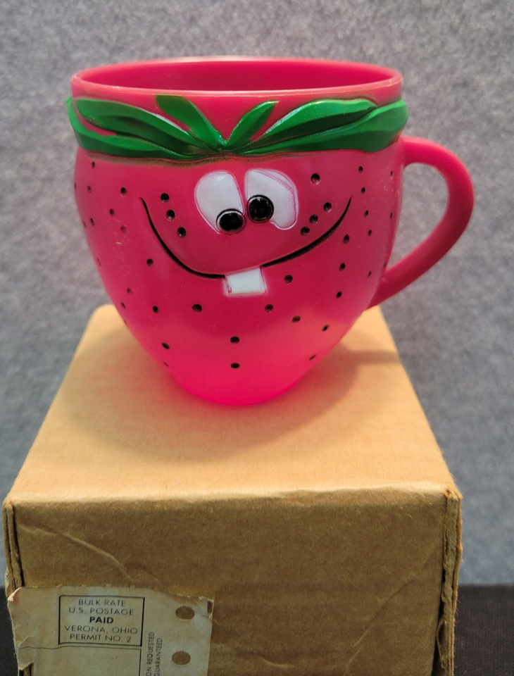 Vintage Pillsbury Funny Face 6 cups NEW IN BOX and Goofy Grape pitcher ...