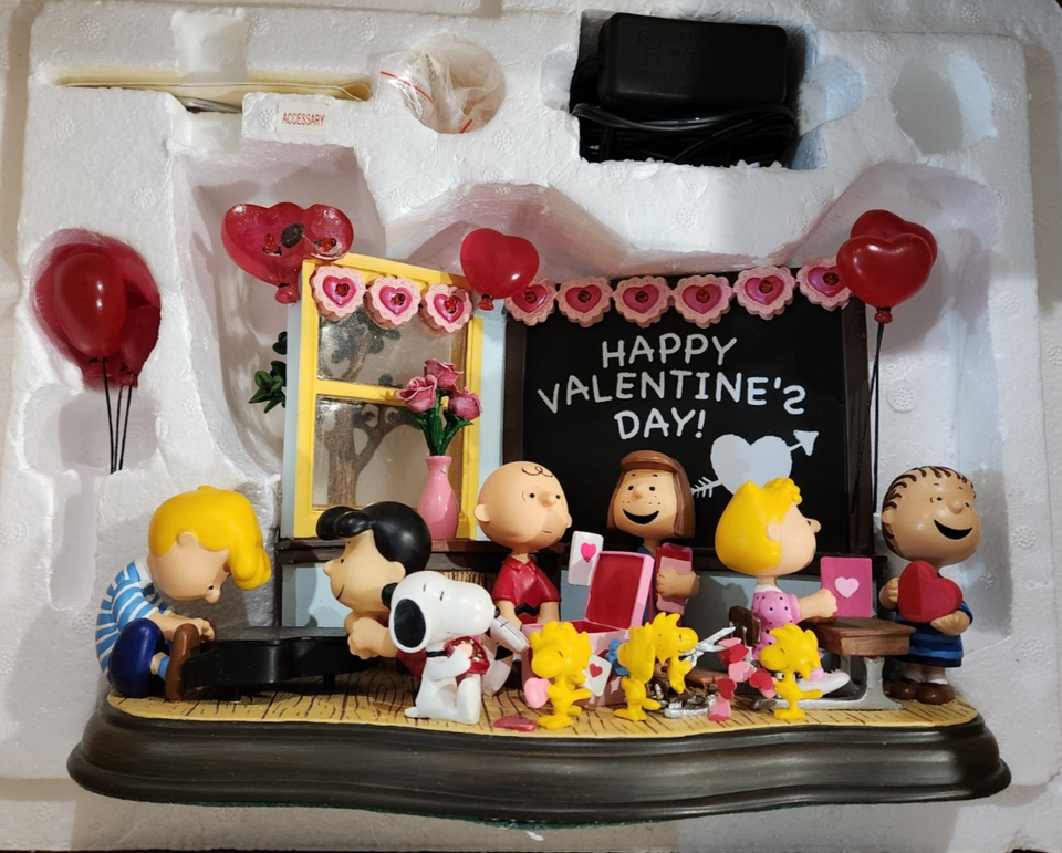 Danbury Mint Peanuts Snoopy Be My Valentine Lighted Sculpture JH1 | eBay