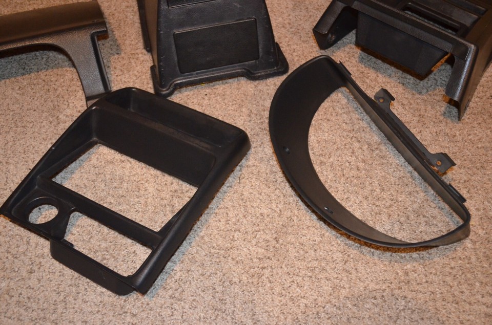 1996-1998 TRACKER SIDEKICK CENTER CONSOLE SHIFT BEZEL COLUMN RADIO TRIM ...