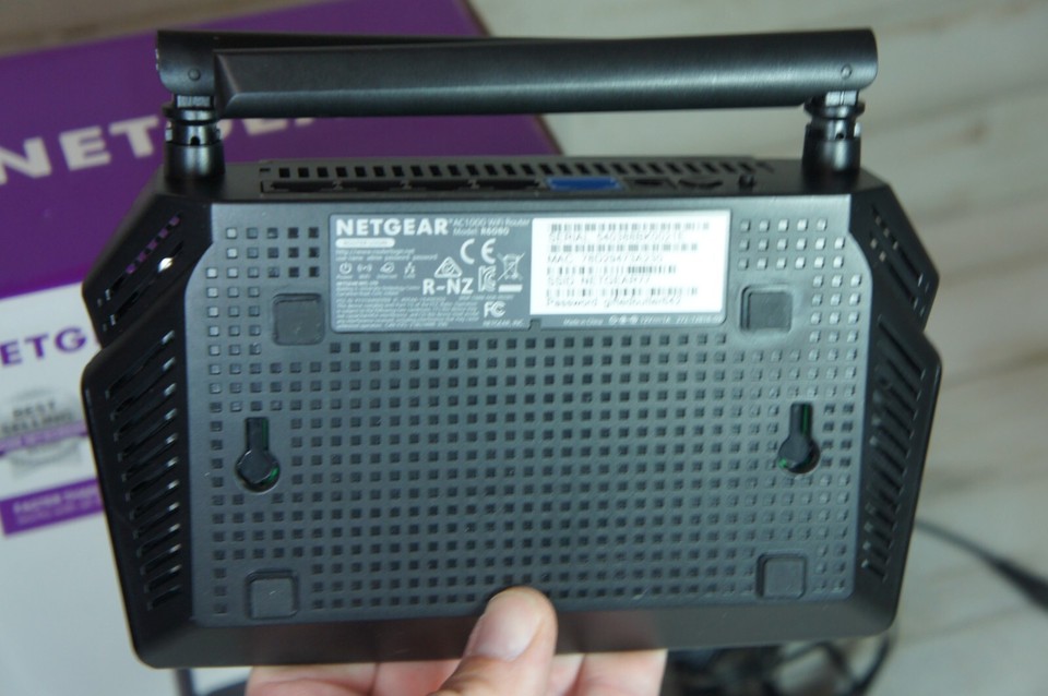 Netgear AC1000 WiFi Router R6080-100NAS 4 LAN 1 WAN 691043296590 | eBay