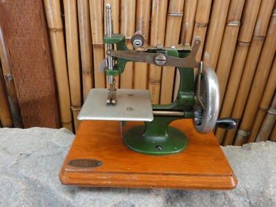 ANTIQUE GRAIN SEWING MACHINE HAND CRANK OLD SCHOOL COLLECTOR'S FAVORITE ...