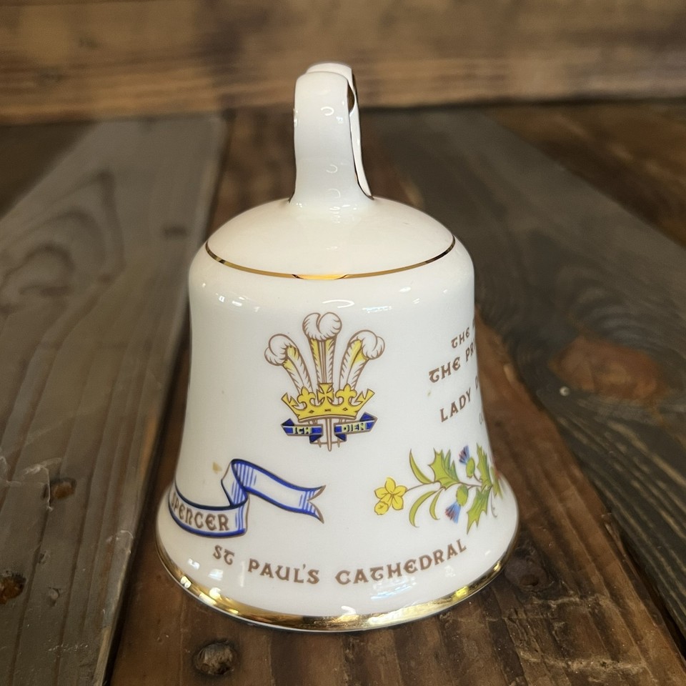 Royal Albert Bone China Bell 1981 Royal Wedding Prince Charles & Lady ...