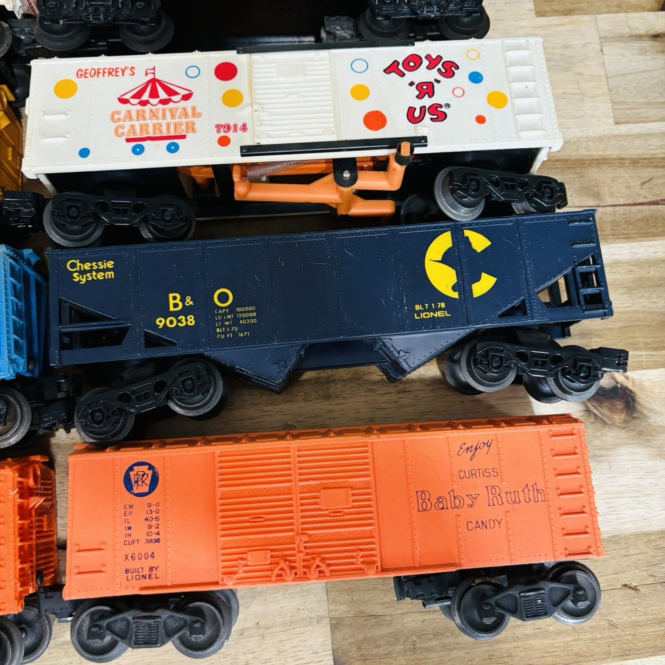 Lot of 18 Lionel O Gauge Freight Cars Boxcars Baby Ruth Motorcraft Toys ...