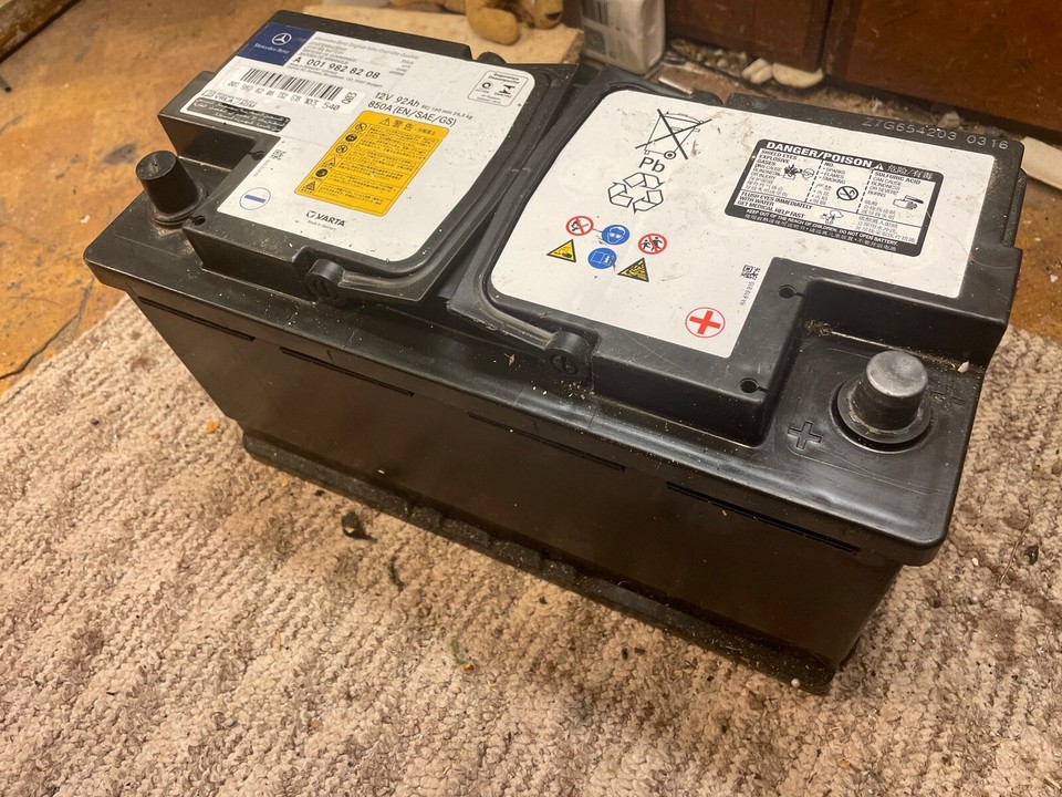 Mercedes Benz A 001 982 82 08 AGM Battery 92 AH 850 Sprinter C B E S G ...