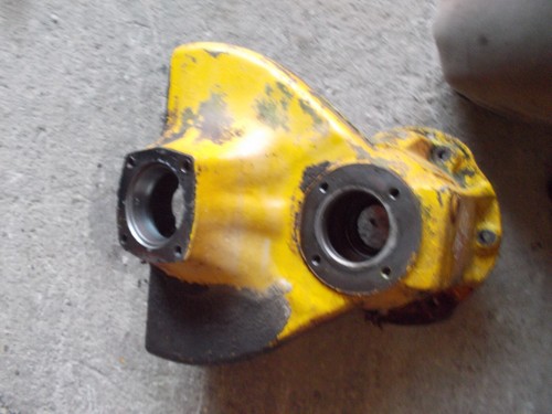 International 154 Cub lowboy IH tractor rear Right R drop housing | eBay