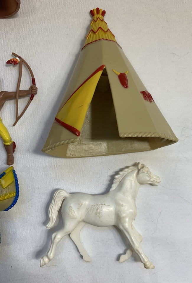RARE NATIVE AMERICANS Play Set Figures Indians Totum Pole Teepee Canoe | eBay