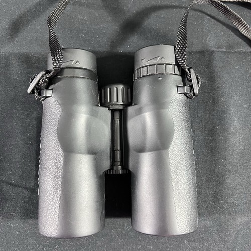 Bushnell Sportsman 10x42 Binoculars FOV 1000 Yards w Carry Case & Strap ...