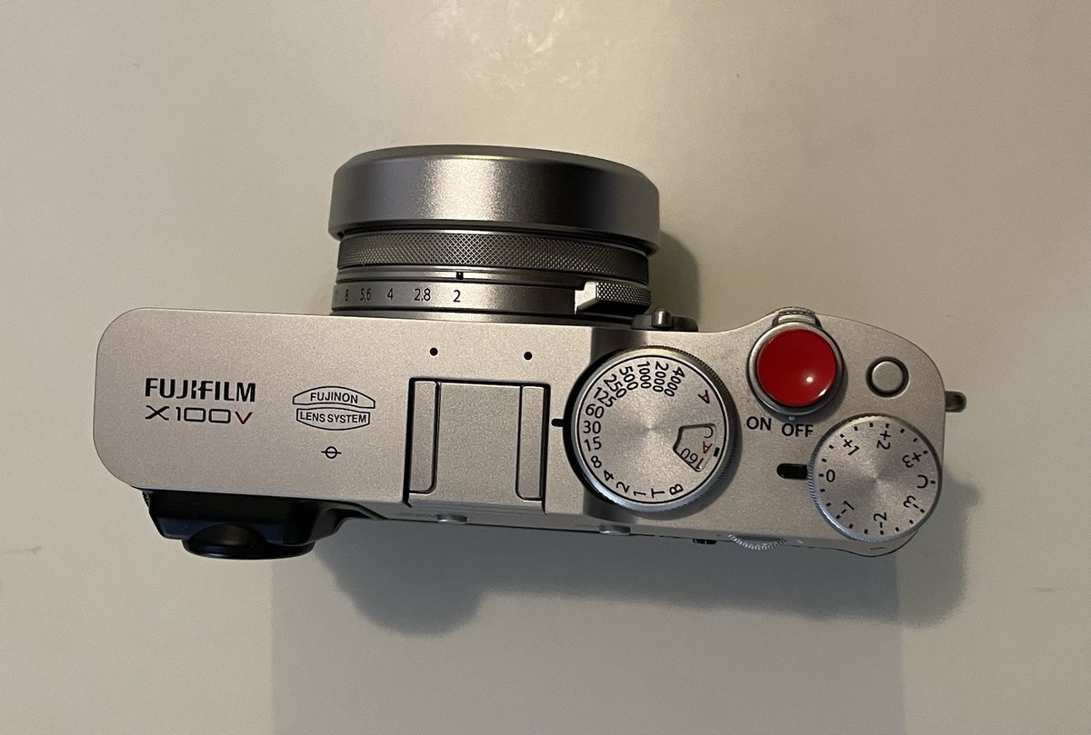 Fujifilm X100V 26.1MP Compact Camera - Silver for sale Fujifilm X100V 26.1MP Compact Camera - Silver for sale